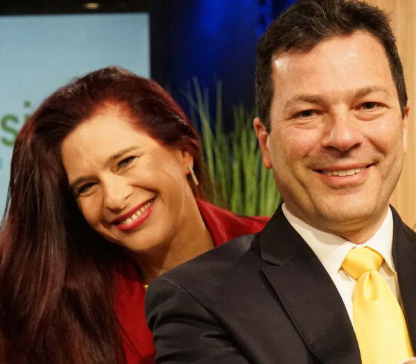 Beyond My Crisis with Vivian Gaspar and Ron Rossnick (2017) - Poster US ...